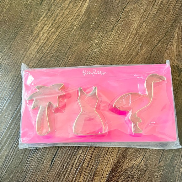 Lilly Pulitzer | Other | Lilly Pulitzer Gold Metallic Cookie Cutter Set ...